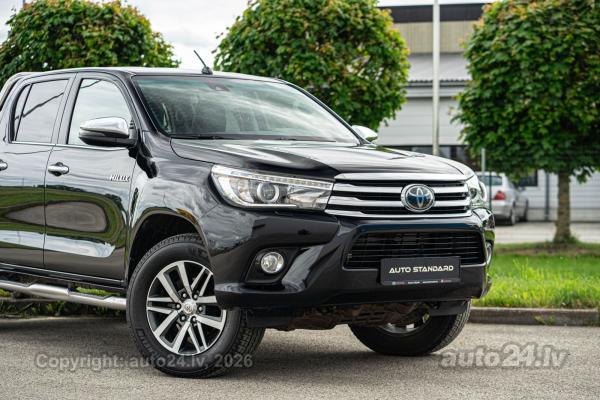 Black Toyota Hilux 2018 in Tartu, with an engine capacity of 2.40 L and mileage of 233 thousand km for 29760 €, photo 2 on AUTOMOTO.COM.LV