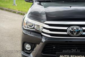Black Toyota Hilux 2018 in Tartu, with an engine capacity of 2.40 L and mileage of 233 thousand km for 29760 €, photo 4 on AUTOMOTO.COM.LV