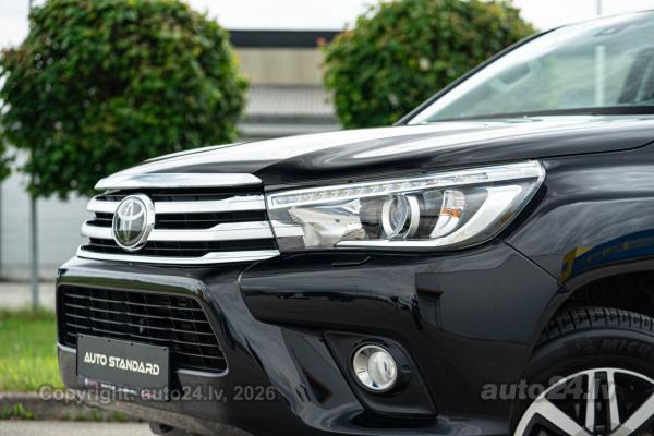 Black Toyota Hilux 2018 in Tartu, with an engine capacity of 2.40 L and mileage of 233 thousand km for 29760 €, photo 7 on AUTOMOTO.COM.LV