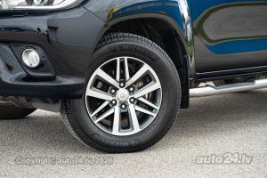 Black Toyota Hilux 2018 in Tartu, with an engine capacity of 2.40 L and mileage of 233 thousand km for 29760 €, photo 9 on AUTOMOTO.COM.LV