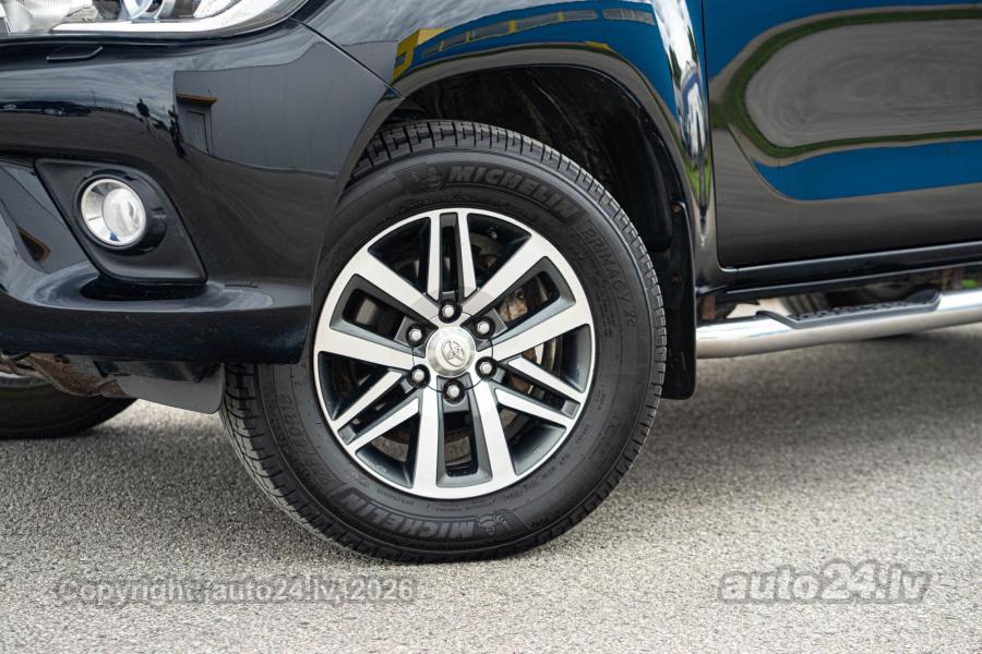 Black Toyota Hilux 2018 in Tartu, with an engine capacity of 2.40 L and mileage of 233 thousand km for 29760 €, photo 9 on AUTOMOTO.COM.LV