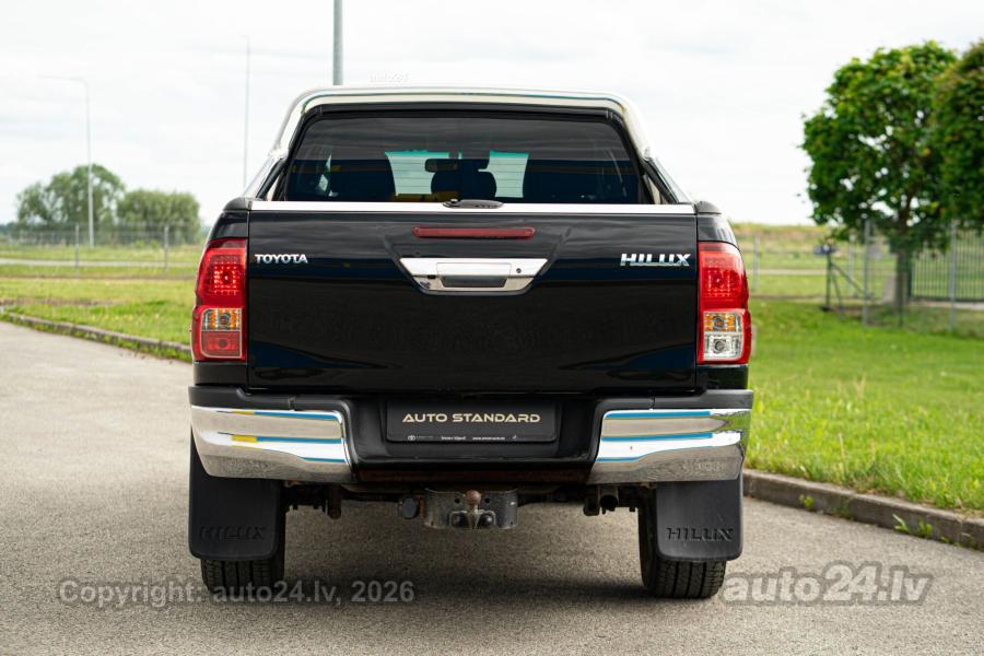 Black Toyota Hilux 2018 in Tartu, with an engine capacity of 2.40 L and mileage of 233 thousand km for 29760 €, photo 14 on AUTOMOTO.COM.LV