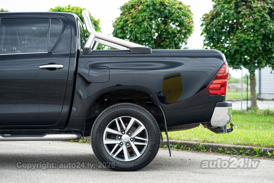 Black Toyota Hilux 2018 in Tartu, with an engine capacity of 2.40 L and mileage of 233 thousand km for 29760 €, photo 17 on AUTOMOTO.COM.LV