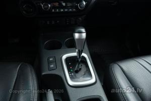Black Toyota Hilux 2018 in Tartu, with an engine capacity of 2.40 L and mileage of 233 thousand km for 29760 €, photo 22 on AUTOMOTO.COM.LV