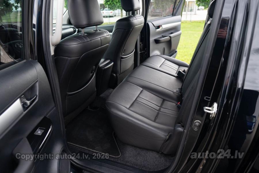 Black Toyota Hilux 2018 in Tartu, with an engine capacity of 2.40 L and mileage of 233 thousand km for 29760 €, photo 25 on AUTOMOTO.COM.LV