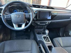 Black Toyota Hilux 2019 in Kaunas, with an engine capacity of 2.40 L and mileage of 199 thousand km for 20900 €, photo 9 on AUTOMOTO.COM.LV