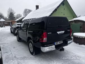 Black Toyota Hilux 2019 in Tallinn, with an engine capacity of 2.40 L and mileage of 110 thousand km for 31500 €, photo 4 on AUTOMOTO.COM.LV