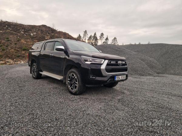 Black Toyota Hilux 2021 in Tallinn, with an engine capacity of 2.80 L and mileage of 70 thousand km for 44000 €, photo 2 on AUTOMOTO.COM.LV