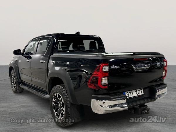 Black Toyota Hilux 2022 in Tallinn, with an engine capacity of 2.80 L and mileage of 98 thousand km for 39900 €, photo 5 on AUTOMOTO.COM.LV