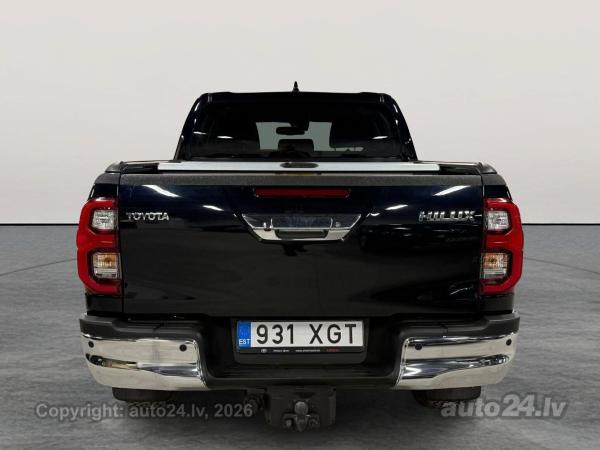 Black Toyota Hilux 2022 in Tallinn, with an engine capacity of 2.80 L and mileage of 98 thousand km for 39900 €, photo 8 on AUTOMOTO.COM.LV