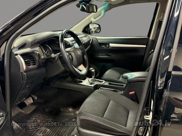 Black Toyota Hilux 2022 in Tallinn, with an engine capacity of 2.80 L and mileage of 98 thousand km for 39900 €, photo 9 on AUTOMOTO.COM.LV