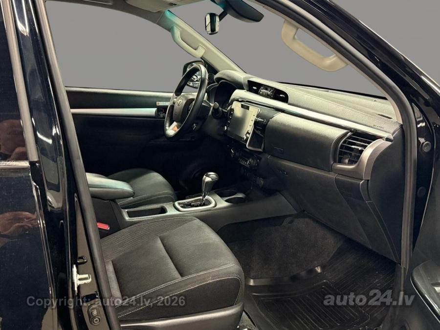 Черный Тойота Хайлюкс 2022 в Таллин, объемом двигателя 2.80 л и пробегом 98 тыс. км за 39900 €, фото 11 на AUTOMOTO.COM.LV