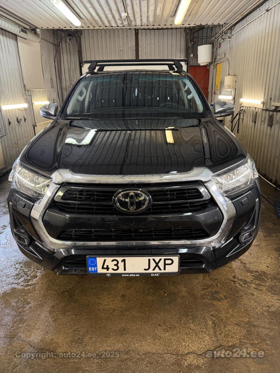 Black Toyota Hilux 2023 in Tallinn, with an engine capacity of 2.80 L and mileage of 47 thousand km for 44000 €, photo 1 on AUTOMOTO.COM.LV