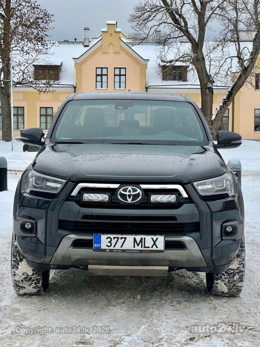 Black Toyota Hilux 2023 in Tallinn, with an engine capacity of 2.80 L and mileage of 110 thousand km for 47900 €, photo 3 on AUTOMOTO.COM.LV