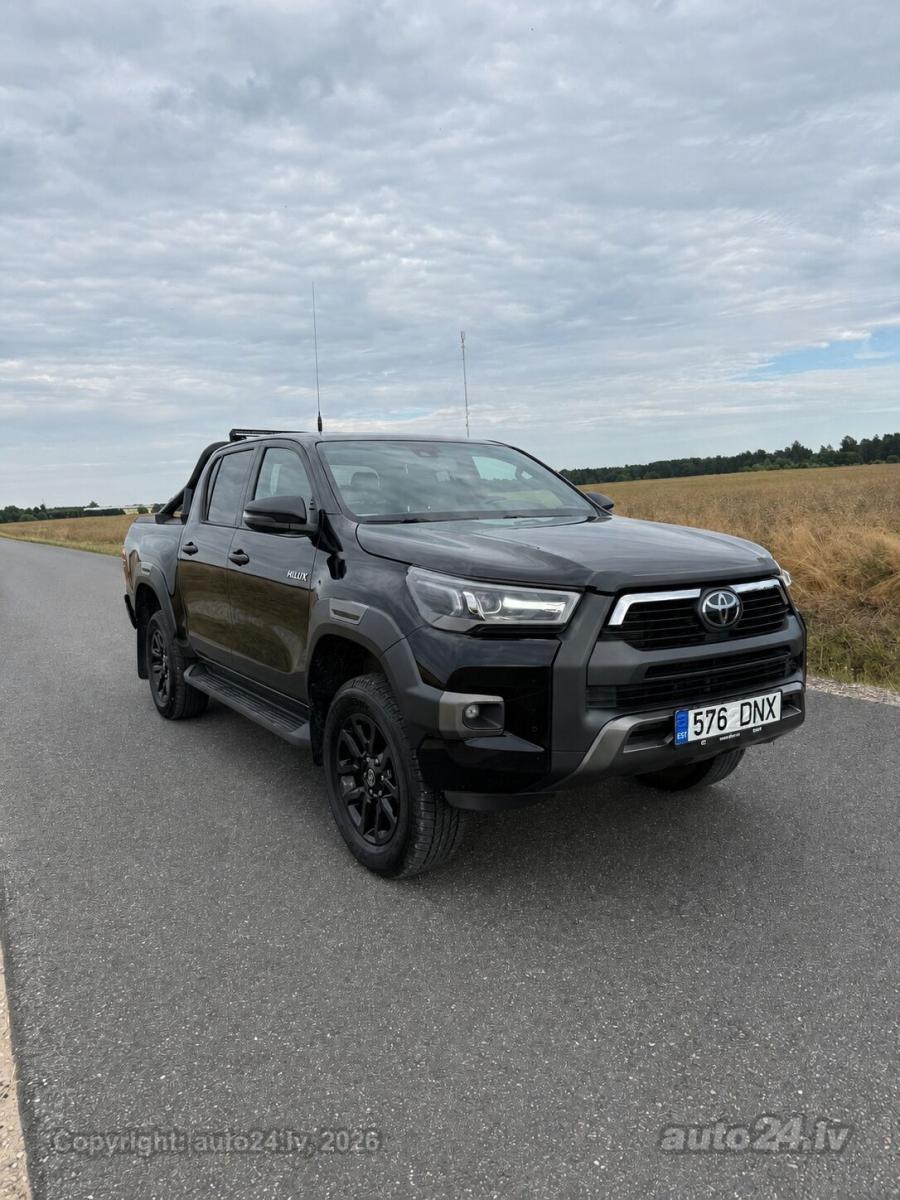 Black Toyota Hilux 2023 in Tallinn, with an engine capacity of 2.80 L and mileage of 105 thousand km for 54000 €, photo 3 on AUTOMOTO.COM.LV