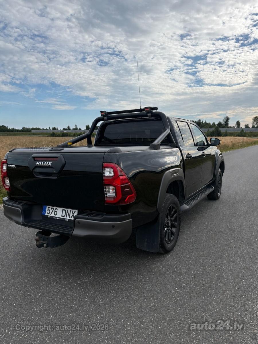Black Toyota Hilux 2023 in Tallinn, with an engine capacity of 2.80 L and mileage of 105 thousand km for 54000 €, photo 4 on AUTOMOTO.COM.LV
