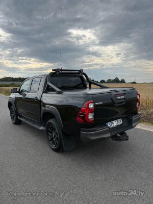 Black Toyota Hilux 2023 in Tallinn, with an engine capacity of 2.80 L and mileage of 105 thousand km for 54000 €, photo 5 on AUTOMOTO.COM.LV
