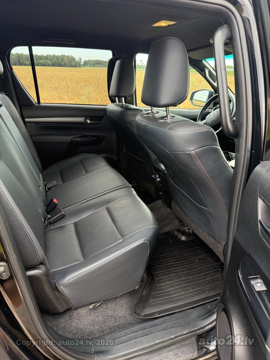 Black Toyota Hilux 2023 in Tallinn, with an engine capacity of 2.80 L and mileage of 105 thousand km for 54000 €, photo 8 on AUTOMOTO.COM.LV