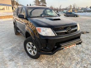 Melns Toyota Hilux 2007 Rīga, ar dzinēja tilpumu 2.98 L un nobraukumu 500 tūkst. km par 9990 €, foto  vietnē AUTOMOTO.COM.LV