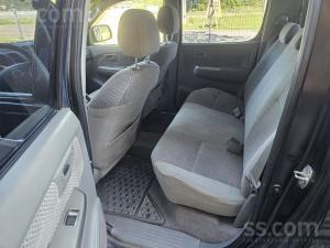 Melns Toyota Hilux 2007 Valka, ar dzinēja tilpumu 2.50 L un nobraukumu 0 tūkst. km par 7999 €, foto 7 vietnē AUTOMOTO.COM.LV