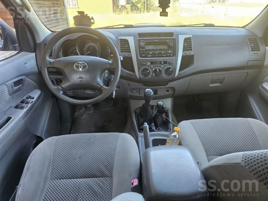 Melns Toyota Hilux 2007 Valka, ar dzinēja tilpumu 2.50 L un nobraukumu 0 tūkst. km par 7999 €, foto 8 vietnē AUTOMOTO.COM.LV