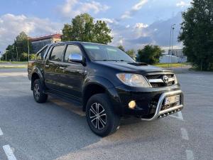 Melns Toyota Hilux 2008 Cēsis, ar dzinēja tilpumu 2.49 L un nobraukumu 289 tūkst. km par 10490 €, foto 4 vietnē AUTOMOTO.COM.LV