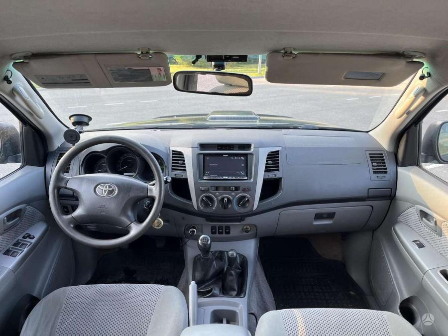 Melns Toyota Hilux 2008 Cēsis, ar dzinēja tilpumu 2.49 L un nobraukumu 289 tūkst. km par 10490 €, foto 23 vietnē AUTOMOTO.COM.LV