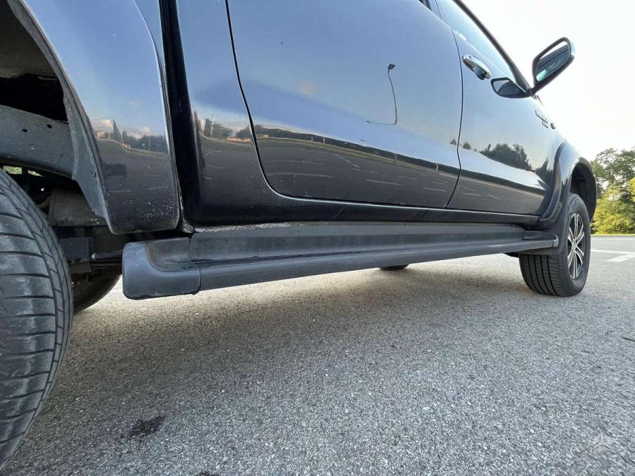 Melns Toyota Hilux 2008 Cēsis, ar dzinēja tilpumu 2.49 L un nobraukumu 289 tūkst. km par 10490 €, foto 25 vietnē AUTOMOTO.COM.LV