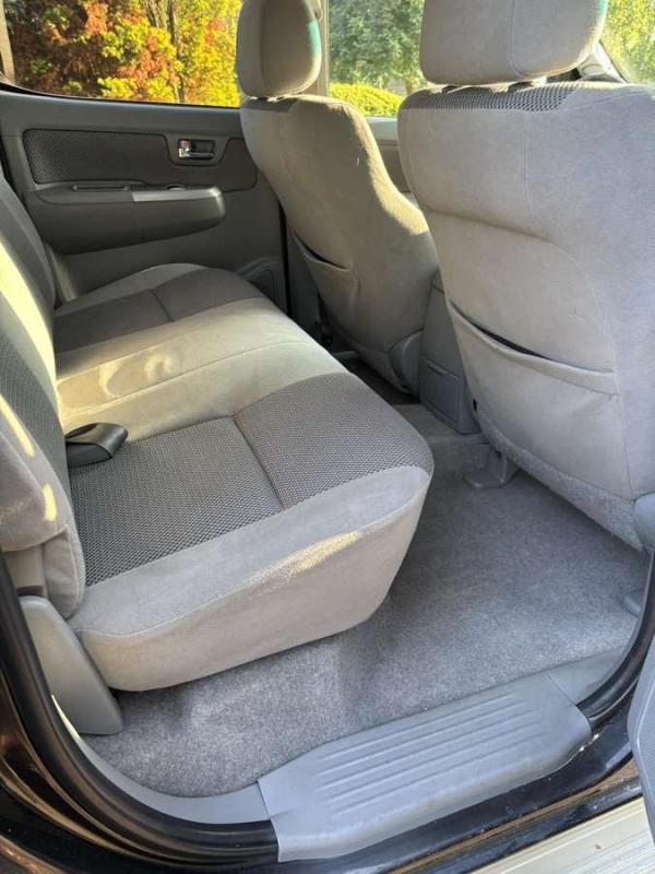 Melns Toyota Hilux 2011 Kaišiadorys, ar dzinēja tilpumu 2.98 L un nobraukumu 185 tūkst. km par 13600 €, foto 8 vietnē AUTOMOTO.COM.LV