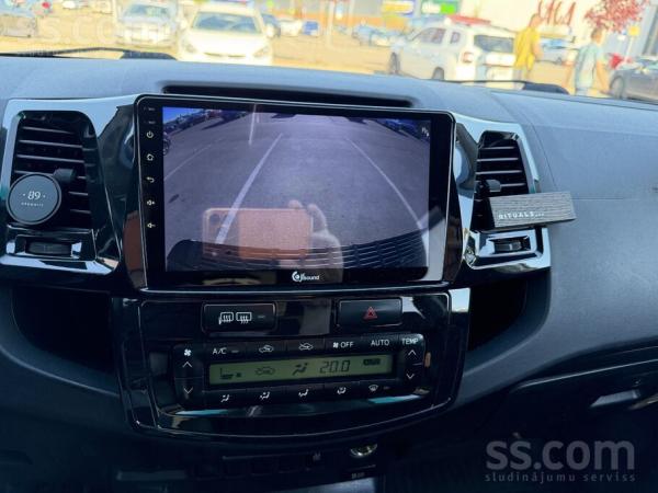 Black Toyota Hilux 2015 in Riga, with an engine capacity of 3.00 L and mileage of 279 thousand km for 16500 €, photo 8 on AUTOMOTO.COM.LV