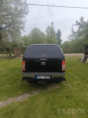 Black Toyota Hilux 2015 in Liepaja, with an engine capacity of 2.50 L and mileage of 132 thousand km for 17500 €, photo 6 on AUTOMOTO.COM.LV