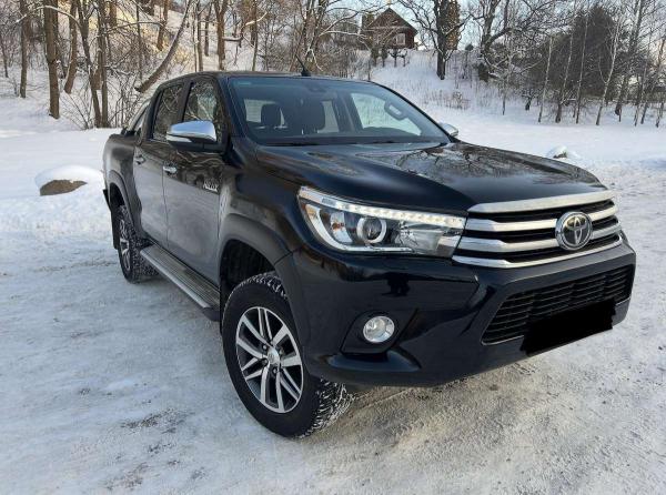 Melns Toyota Hilux 2017 Viļņa, ar dzinēja tilpumu 2.39 L un nobraukumu 160 tūkst. km par 31460 €, foto 2 vietnē AUTOMOTO.COM.LV
