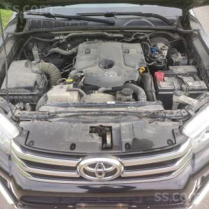 Black Toyota Hilux 2017 in Riga, with an engine capacity of 2.40 L and mileage of 155 thousand km for 20100 €, photo 10 on AUTOMOTO.COM.LV