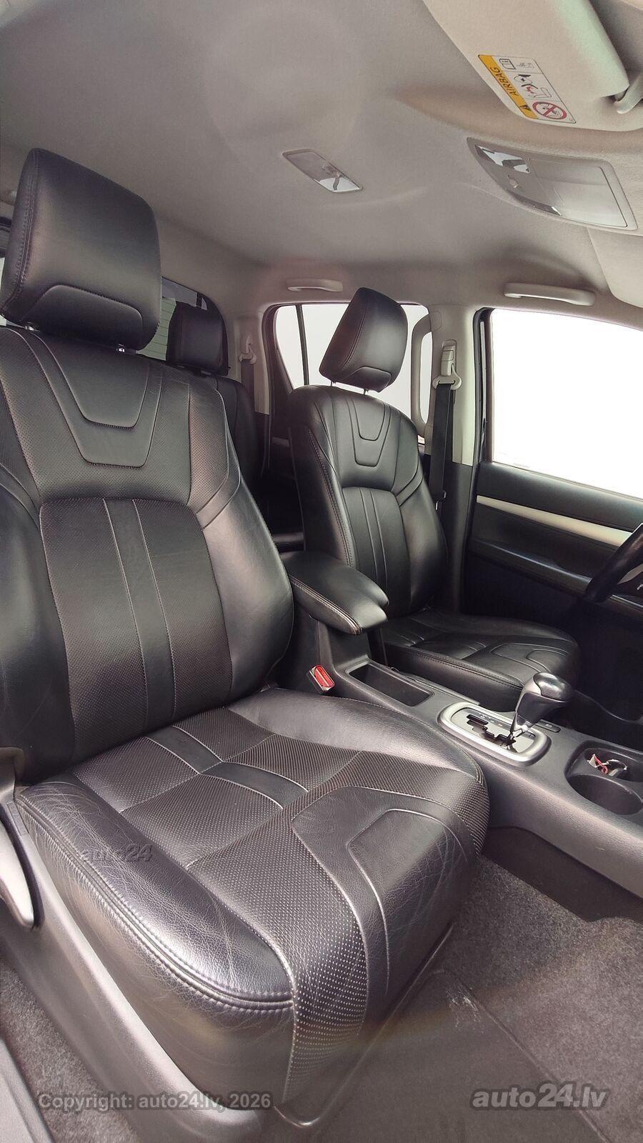 Melns Toyota Hilux 2018 Tallina, ar dzinēja tilpumu 2.39 L un nobraukumu 127 tūkst. km par 34995 €, foto 6 vietnē AUTOMOTO.COM.LV