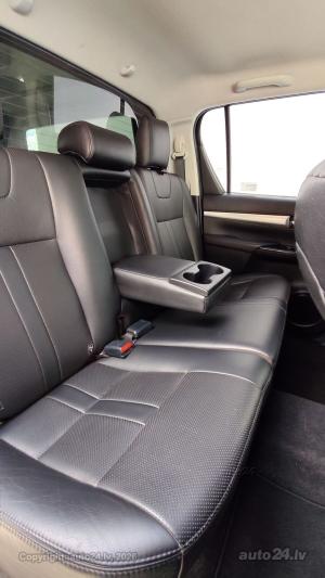 Melns Toyota Hilux 2018 Tallina, ar dzinēja tilpumu 2.39 L un nobraukumu 127 tūkst. km par 34995 €, foto 7 vietnē AUTOMOTO.COM.LV