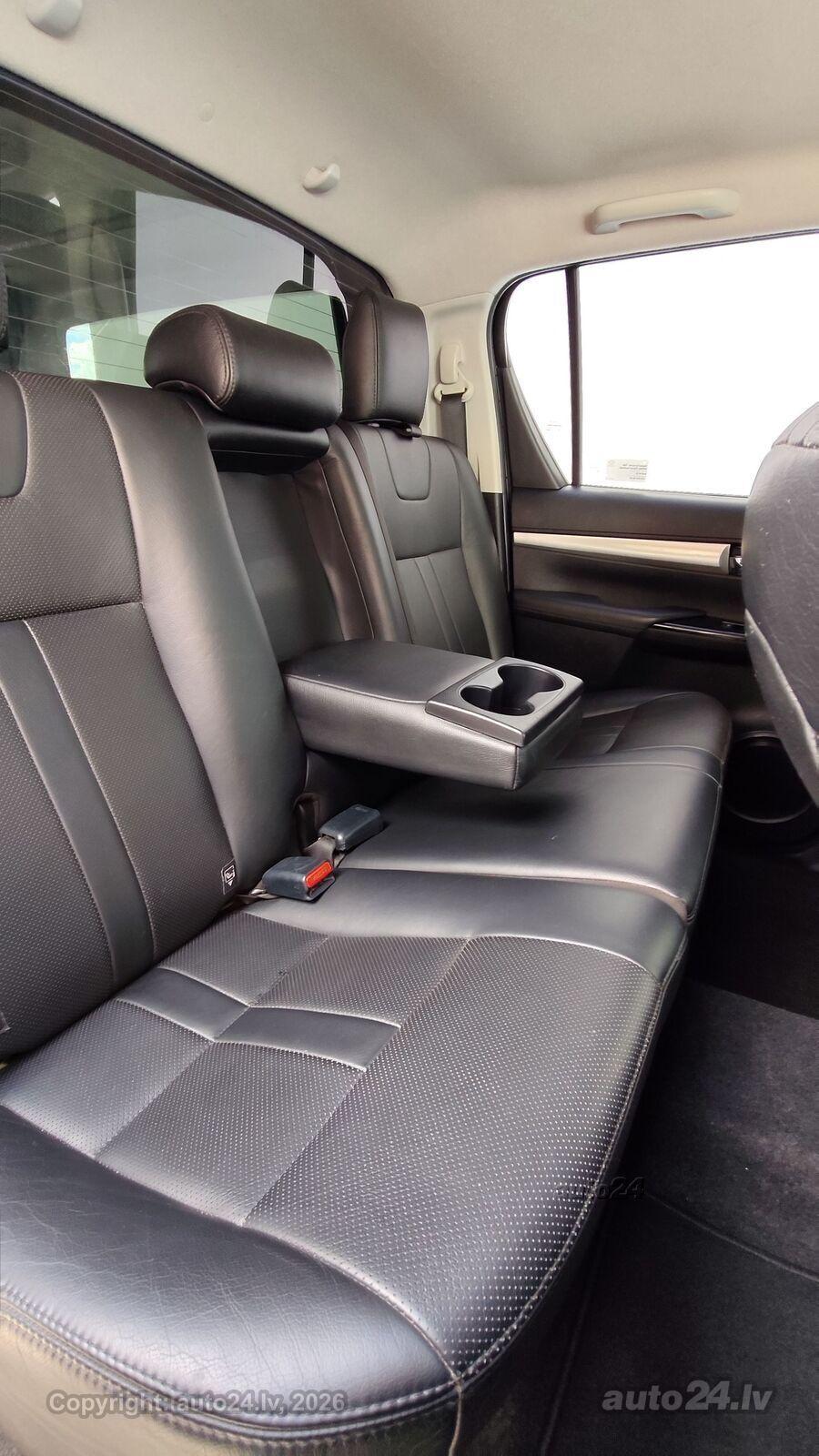 Melns Toyota Hilux 2018 Tallina, ar dzinēja tilpumu 2.39 L un nobraukumu 127 tūkst. km par 34995 €, foto 7 vietnē AUTOMOTO.COM.LV