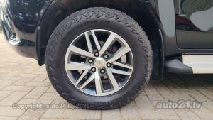 Melns Toyota Hilux 2018 Tallina, ar dzinēja tilpumu 2.39 L un nobraukumu 127 tūkst. km par 34995 €, foto 15 vietnē AUTOMOTO.COM.LV