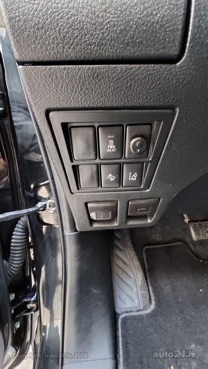 Melns Toyota Hilux 2018 Tallina, ar dzinēja tilpumu 2.39 L un nobraukumu 127 tūkst. km par 34995 €, foto 18 vietnē AUTOMOTO.COM.LV