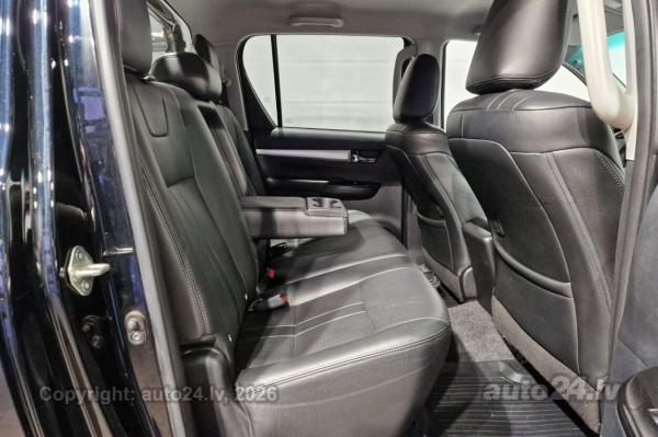 Black Toyota Hilux 2019 in Tallinn, with an engine capacity of 2.40 L and mileage of 137 thousand km for 34990 €, photo 7 on AUTOMOTO.COM.LV