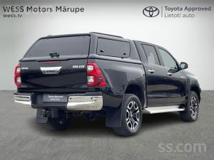 Melns Toyota Hilux 2021 Rīga, ar dzinēja tilpumu 2.80 L un nobraukumu 133 tūkst. km par 26200 €, foto 2 vietnē AUTOMOTO.COM.LV
