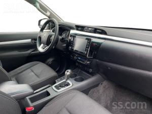 Melns Toyota Hilux 2021 Rīga, ar dzinēja tilpumu 2.80 L un nobraukumu 133 tūkst. km par 26200 €, foto 6 vietnē AUTOMOTO.COM.LV