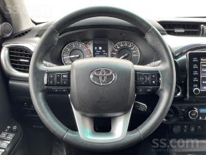 Melns Toyota Hilux 2021 Rīga, ar dzinēja tilpumu 2.80 L un nobraukumu 133 tūkst. km par 26200 €, foto 12 vietnē AUTOMOTO.COM.LV
