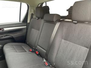 Melns Toyota Hilux 2021 Rīga, ar dzinēja tilpumu 2.80 L un nobraukumu 133 tūkst. km par 26200 €, foto 19 vietnē AUTOMOTO.COM.LV
