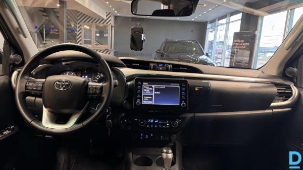 Black Toyota Hilux 2021 in Marupe, with an engine capacity of 2.80 L and mileage of 132 thousand km for 29990 €, photo 9 on AUTOMOTO.COM.LV