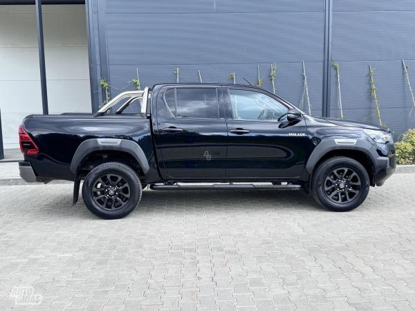 Black Toyota Hilux 2021 in Vilnius, with an engine capacity of 2.40 L and mileage of 121 thousand km for 36500 €, photo 8 on AUTOMOTO.COM.LV