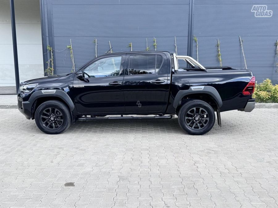 Melns Toyota Hilux 2021 Viļņa, ar dzinēja tilpumu 2.40 L un nobraukumu 121 tūkst. km par 36500 €, foto 14 vietnē AUTOMOTO.COM.LV