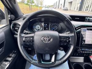 Melns Toyota Hilux 2021 Viļņa, ar dzinēja tilpumu 2.40 L un nobraukumu 121 tūkst. km par 36500 €, foto 17 vietnē AUTOMOTO.COM.LV