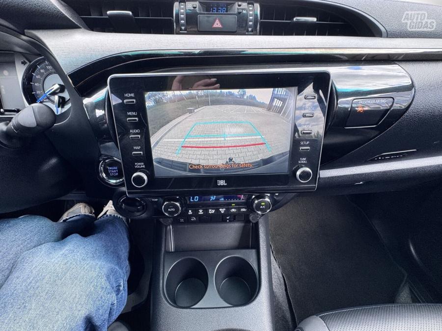 Melns Toyota Hilux 2021 Viļņa, ar dzinēja tilpumu 2.40 L un nobraukumu 121 tūkst. km par 36500 €, foto 20 vietnē AUTOMOTO.COM.LV