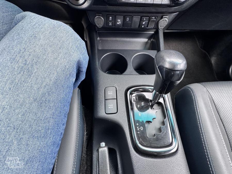 Melns Toyota Hilux 2021 Viļņa, ar dzinēja tilpumu 2.40 L un nobraukumu 121 tūkst. km par 36500 €, foto 22 vietnē AUTOMOTO.COM.LV