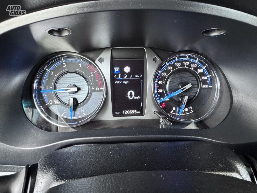 Melns Toyota Hilux 2021 Viļņa, ar dzinēja tilpumu 2.40 L un nobraukumu 121 tūkst. km par 36500 €, foto 28 vietnē AUTOMOTO.COM.LV